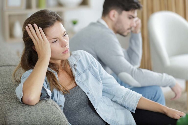 Alcoholic Behaviors In Relationships: Examples & Prevention